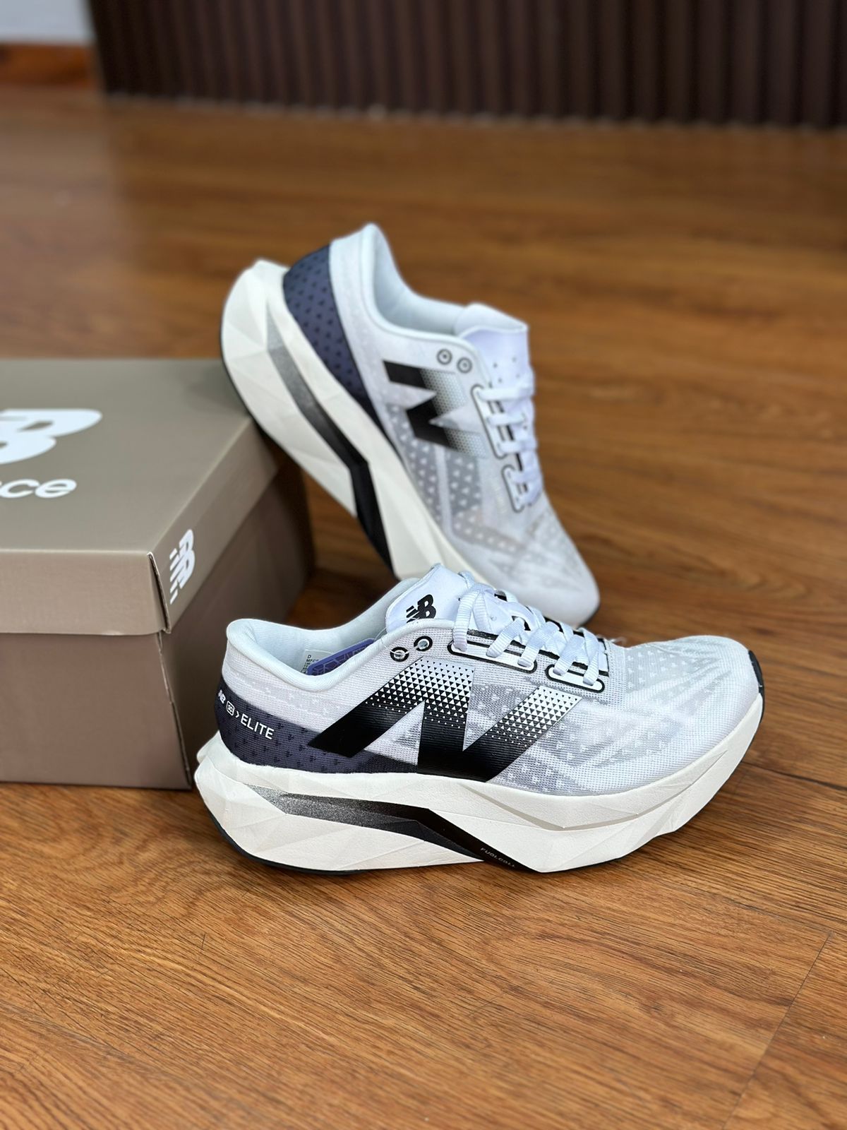 NEW BALANCE ELITE V4 – BRANDSCOL